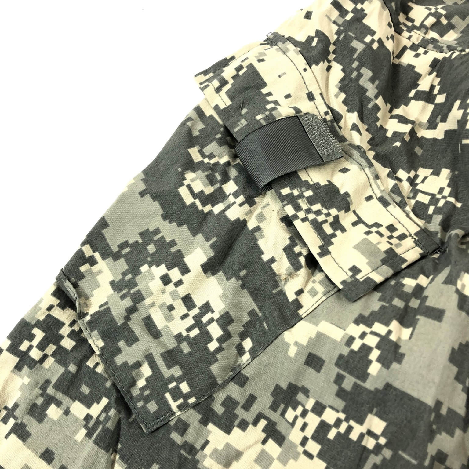 US Army Level 4 Cold Weather Wind Jacket, Gen III, UCP [Genuine Issue]